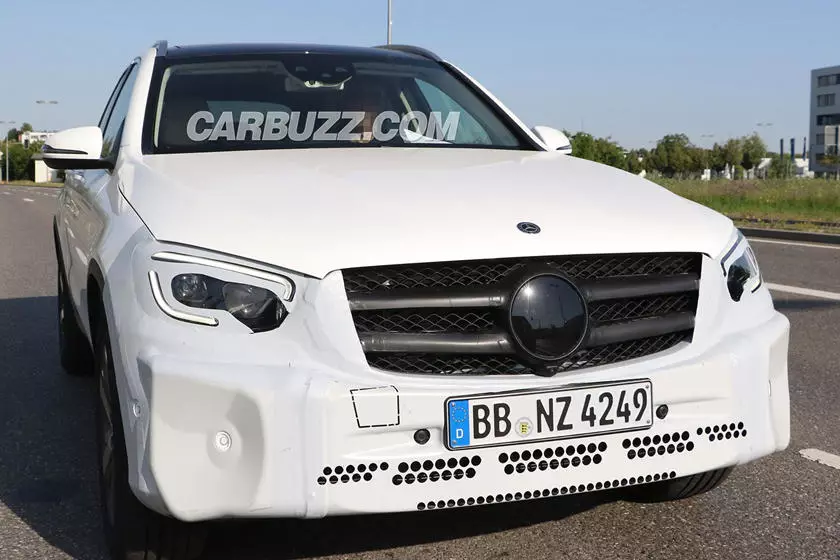 Mercedes GLC Facelift ujet z zelo malo kamuflaže 88613_7