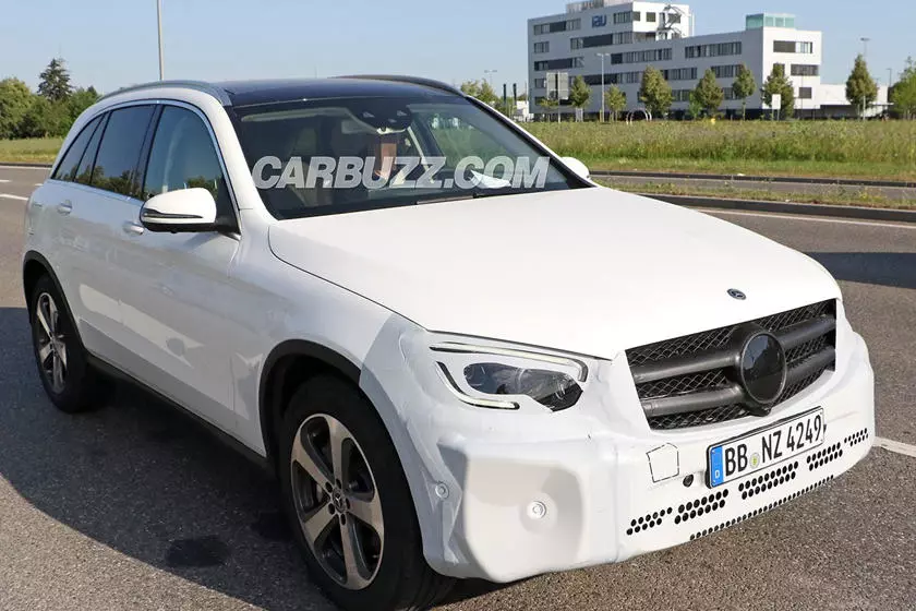 Mercedes GLC Facelift დაიჭირეს ძალიან ცოტა შენიღბვით 88613_8