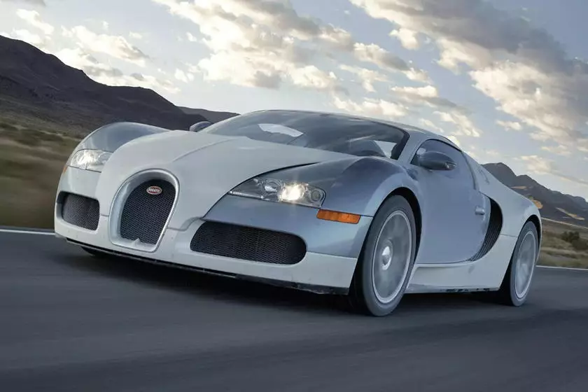 2005 Bugatti Veyron 16.4 Front View បើកបរ