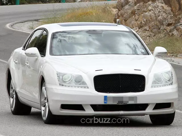 Bentley chuẩn bị cho Flying Spur mới 88770_1