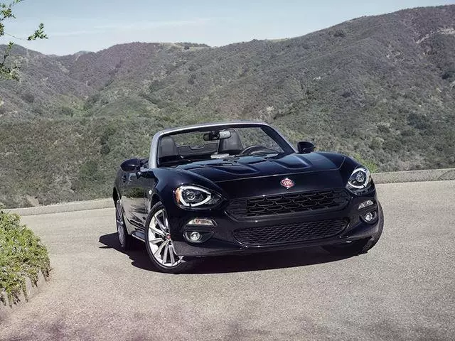 ჩვენ არასწორად გვეგონა, რომ Fiat 124 Spider-ს შეეძლო გაეყიდა Mazda MX-5 89045_2