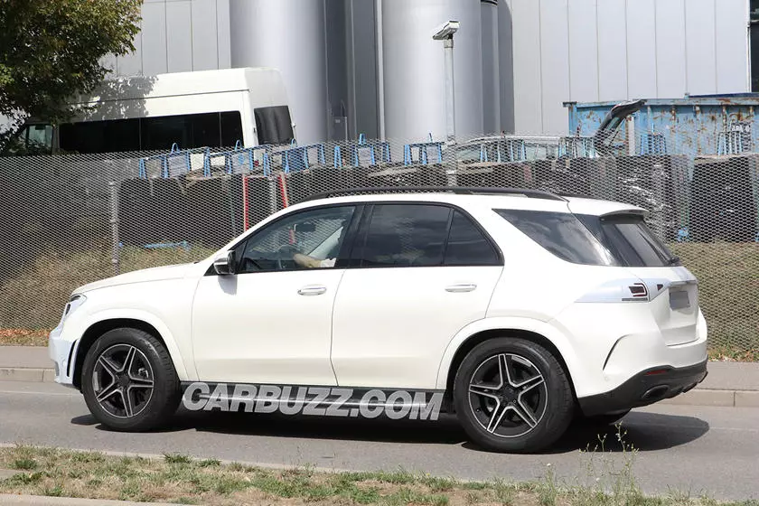 Mercedes biedt in wichtige sneakpeak fan 2019 GLE 89088_5