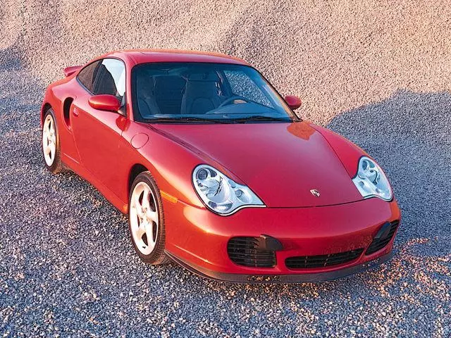 بۇ قورقۇنچلۇق ساختا پورسچى 911 Turbo فىئات 500 نى ئاساس قىلغان 89118_2