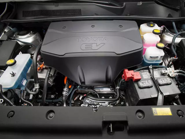 2012-2014 Toyota RAV4 EV Engine Bay