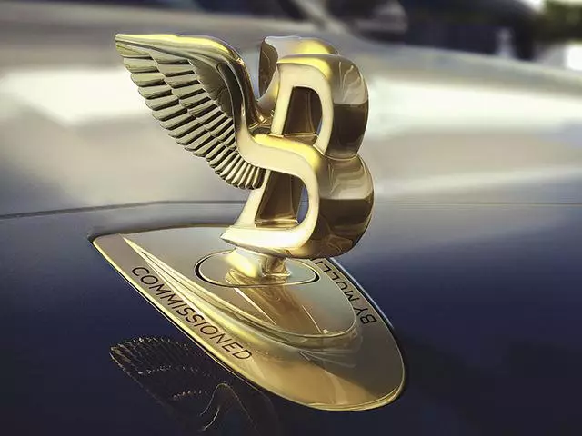 Bentley Blings Mulsanne with Silver and Gold कारण का नाही? 89382_2