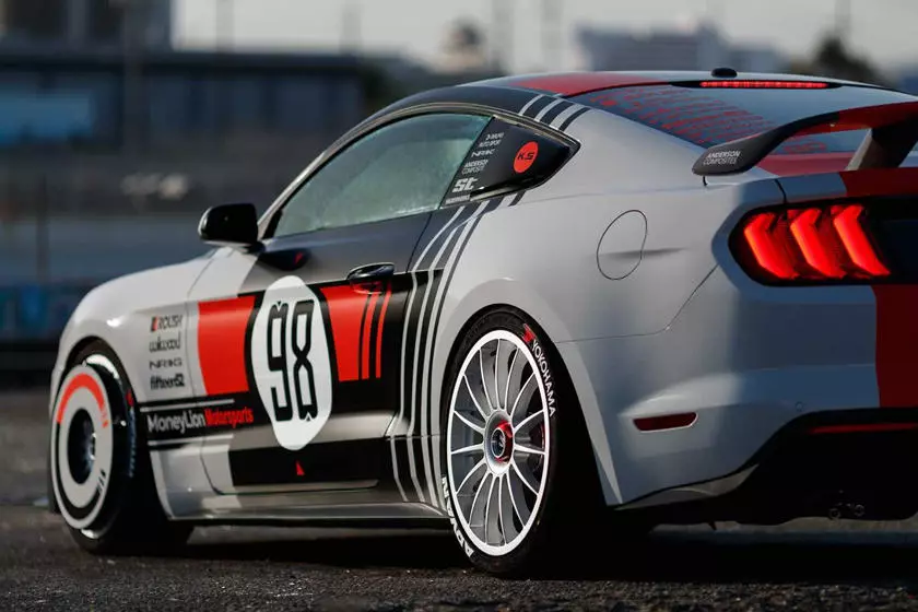 700 морины хүчтэй Mustang GT Фордын хамгийн сайхан мөчүүдийн нэгийг тэмдэглэж байна 89408_15
