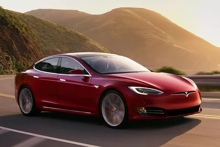 2017-2019 Tesla Model S elölnézeti vezetés