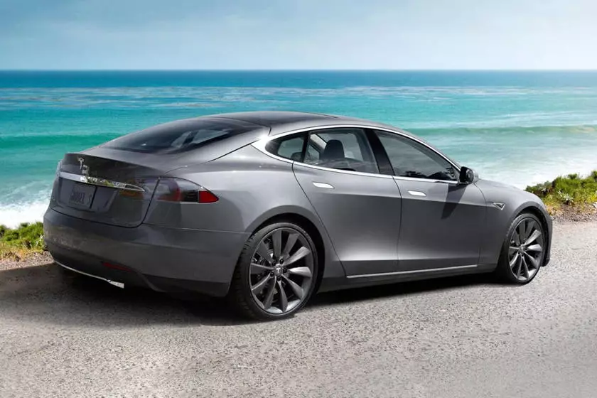 2017-2019 Tesla Model S Hátsó szög