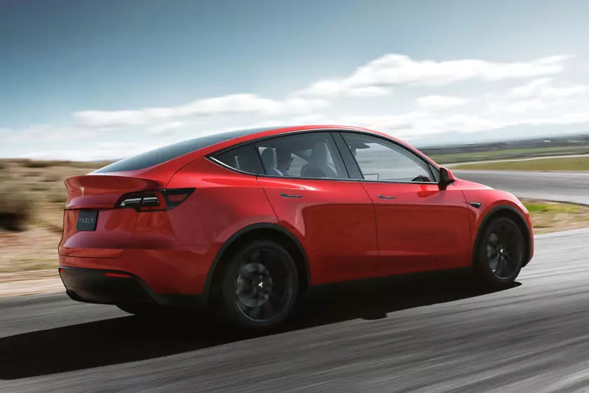 2021 Tesla Model Y widok z tyłu