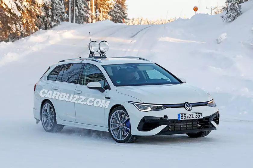 Ny Volkswagen Golf R Wagon Spied Helt naken 89550_8