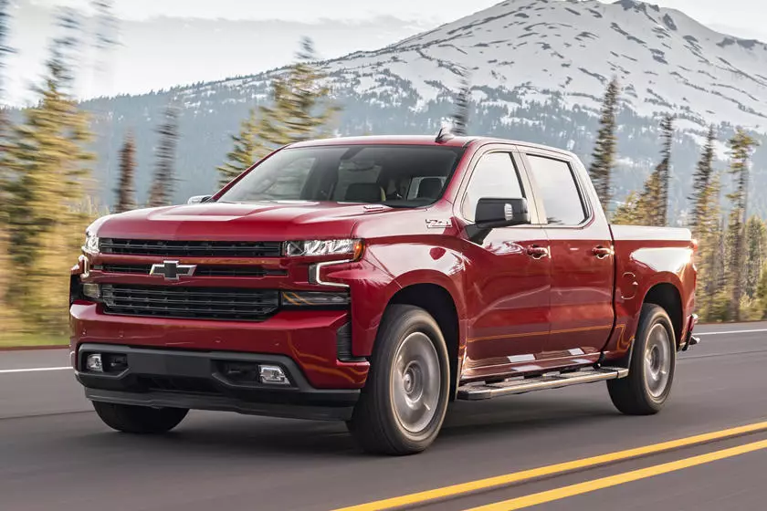 Chevy Silverado, GMC Sierra Diesel жүк ташуучу унаалары маанилүү жаңылануудабы? 89640_6