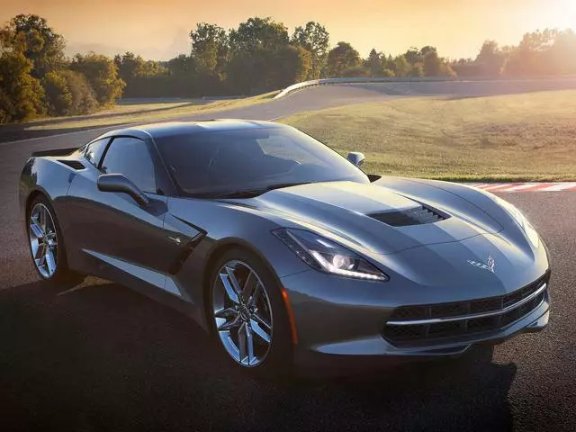 Corvette Stingray-ը դեռևս գործարք է նույնիսկ Մեծ Բրիտանիայում 89709_1