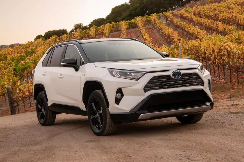 2019 टोयोटा RAV4 हायब्रिड फ्रंट अँगल व्ह्यू