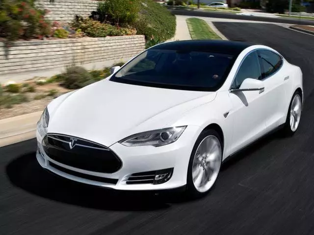 Tesla Model S: oraindik segurua su hartu arren 89782_1