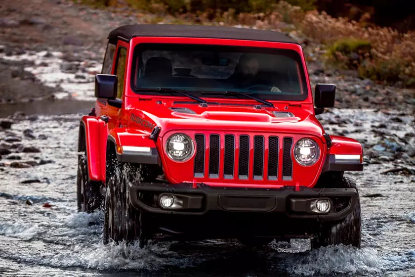 2018-2021 Jeep Wrangler Front View Driving