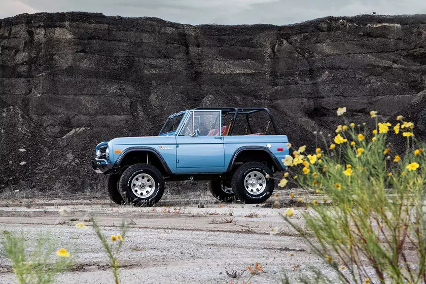 Sansasyonèl Ford Bronco Restomod 1973 koute plis pase yon McLaren 570S 89968_14