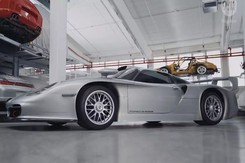 Porsche 911 GT1 Evo 544-HP Merupakan 911 Enjin Pertengahan Pertama 89969_1