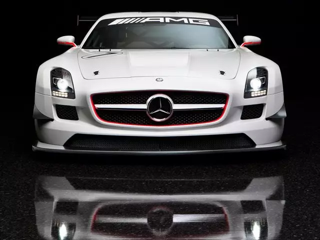 Готовится ли к производству топовая серия SLS AMG Black? 89976_1