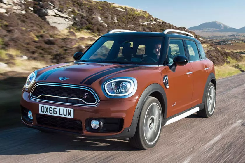 2017-2020 MINI Cooper Countryman פראָנט View דרייווינג