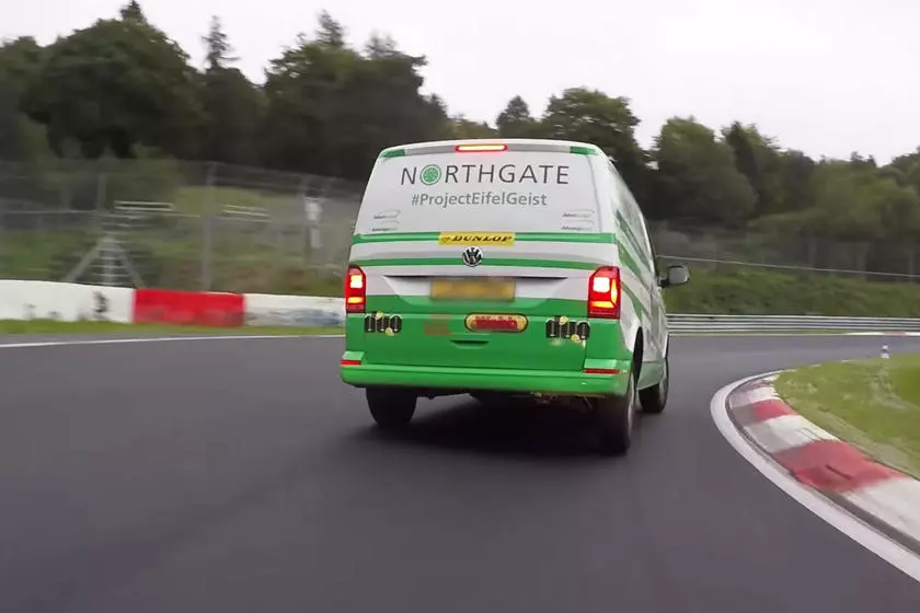 Trasportatur tal-VW Għadu Kif Kisser Il-Barra ta' Għaxar Minuti Fin-Nurburgring 90213_6