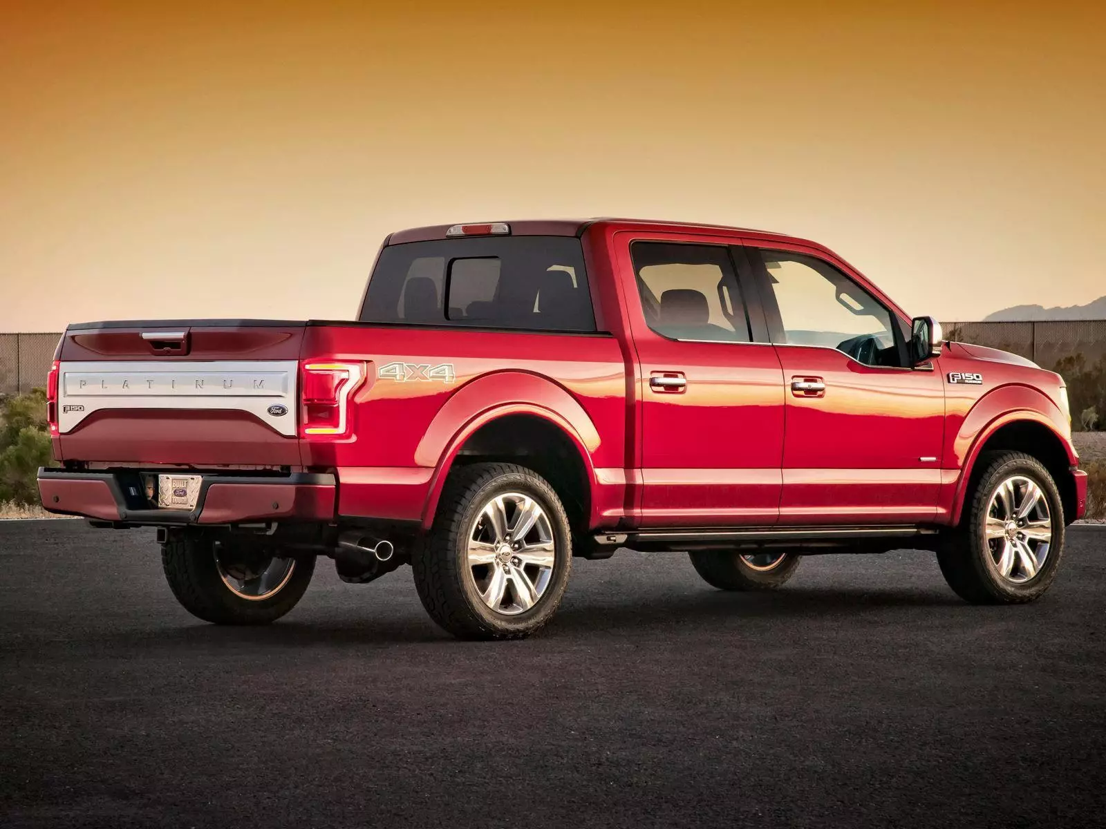 Ọ bụghị ndị niile na-azụ ahịa Ford F-150 2015 ga-enweta ụgbọ ala ha n'afọ a 90242_2