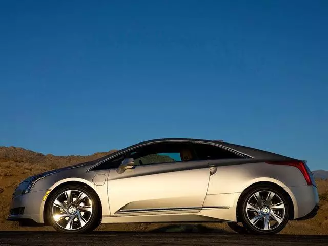 I-Cadillac ELR Ingase Ibe Nokuphila Okufushane Kakhulu 90390_1