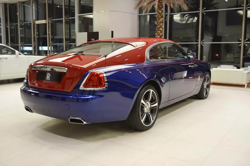 Rolls-Royce Wraith दोन-टोन पेंटवर्कसह मत विभाजित करते 90405_5