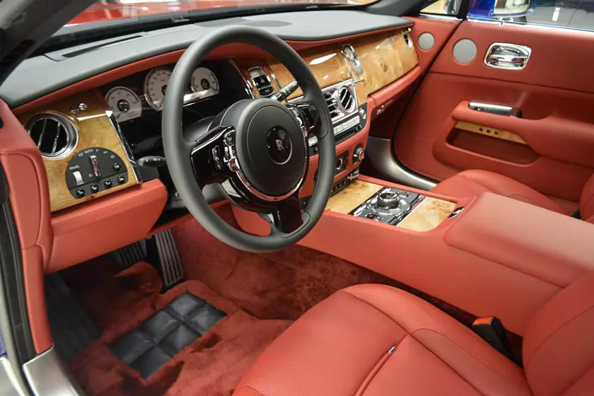 Rolls-Royce Wraith İki Tonlu Rənglə Rəyi Ayırır 90405_8