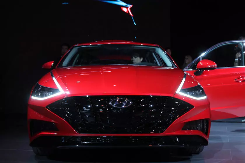 شاندار 2020 Hyundai Sonata بنا مقابلن کي صاف نظر اچي ٿو 90424_6