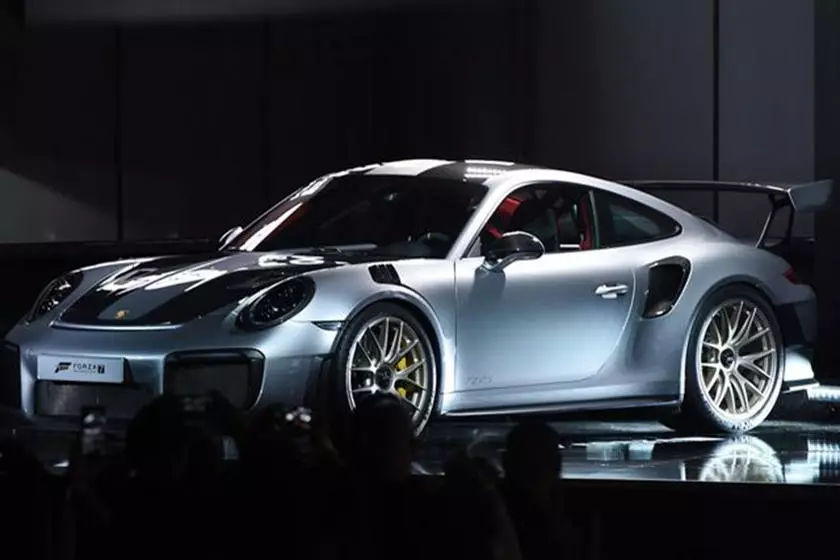 Štai! Buvo atskleistas šlovingas Porsche 911 GT2 RS