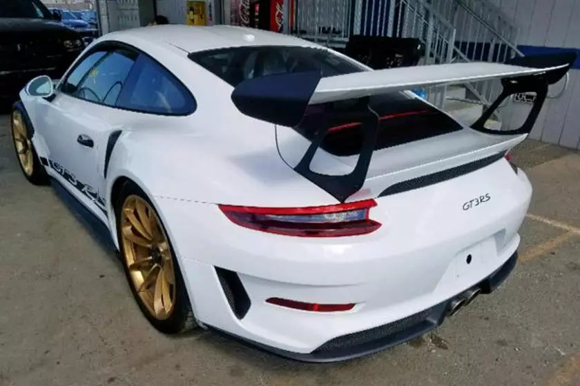 Uus Porsche 911 GT3 RS kestis kokku vaid 142 miili 90649_2