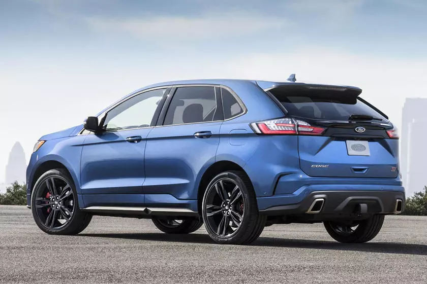 2019. gada Ford Edge ST tiek piegādāts ar 43 350 USD cenu 90655_3