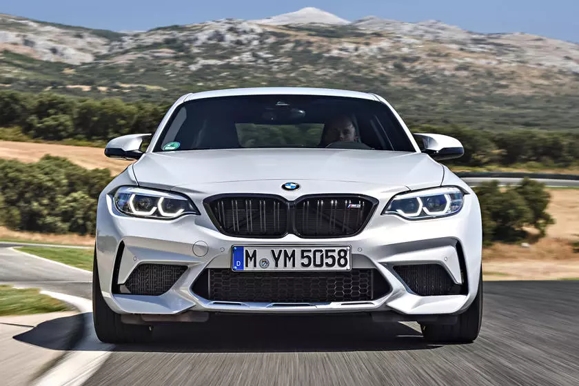 2019-2021 BMW M2 प्रतियोगिता अगाडि दृश्य ड्राइभिङ