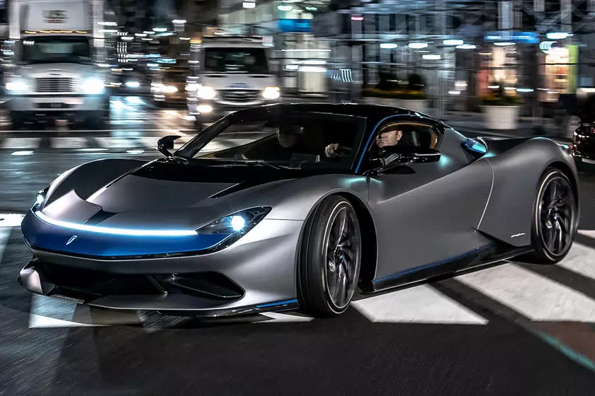 A Pininfarina Battista elektromos hiperautó elérte a New York-i utcákat 90829_1