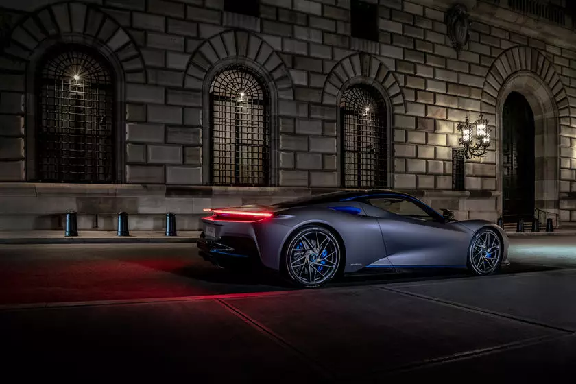 O Pininfarina Battista Electric Hypercar ua oso i luga o auala o Niu Ioka 90829_7