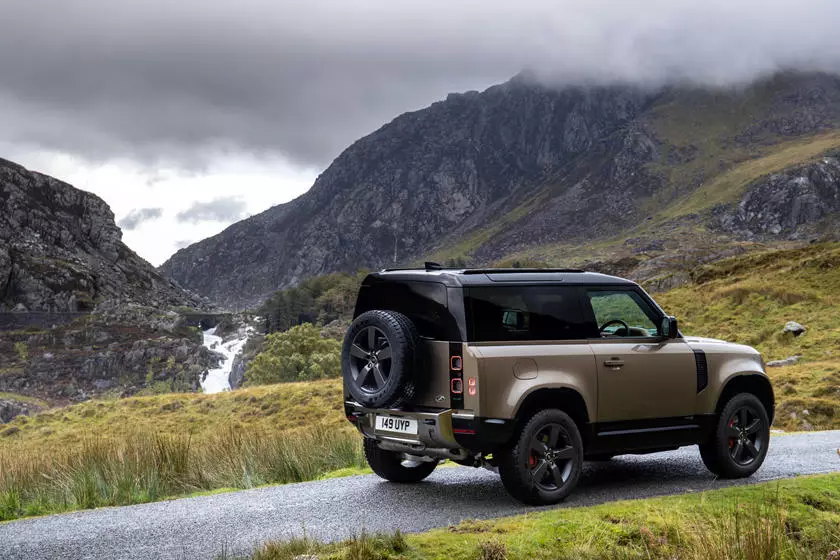 Land Rover Defender 2020-2021, вид сзади