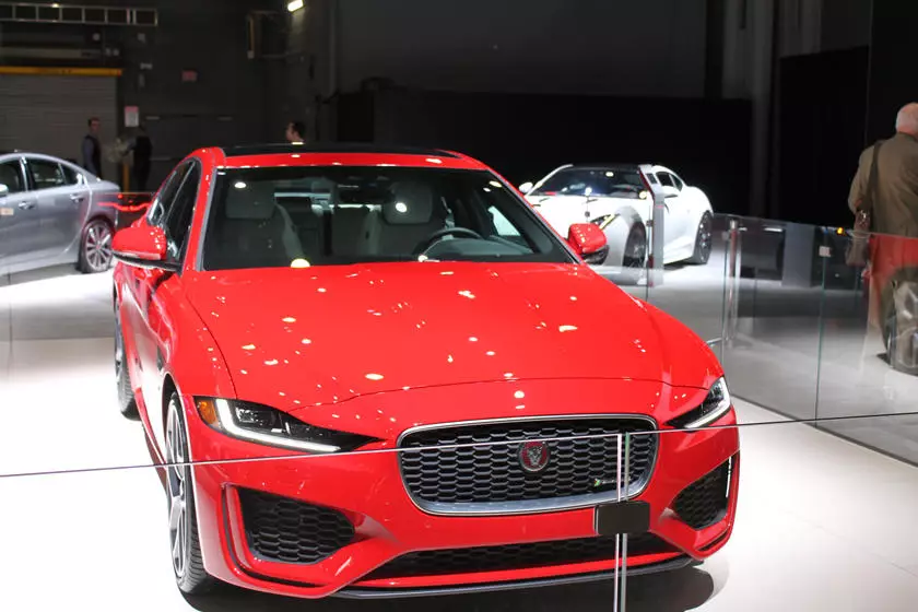 2020 Jaguar XE ima nevjerovatan novi interijer 91007_1