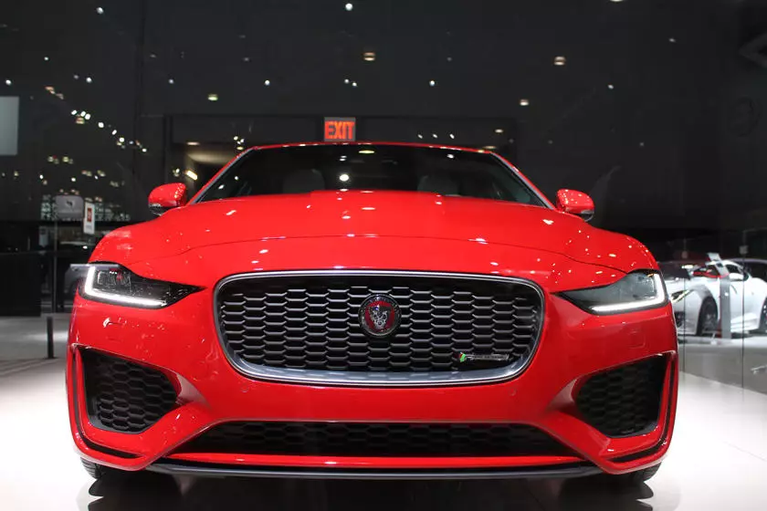 2020 Jaguar XE Ifite Imbere Imbere 91007_7