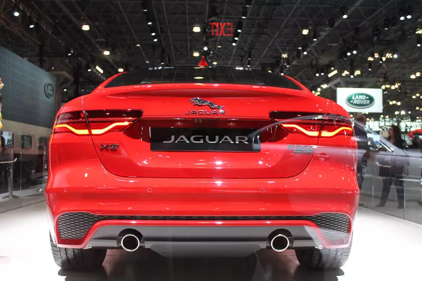 2020 Jaguar XE Ifite Imbere Imbere 91007_8