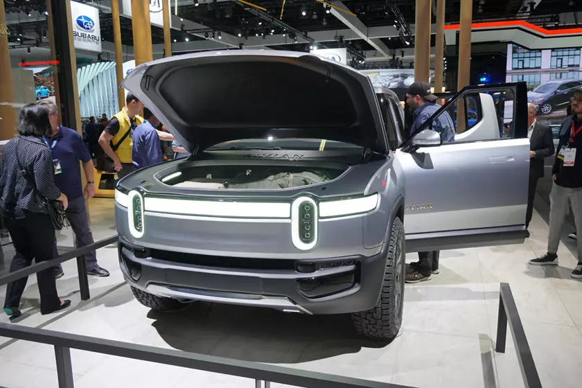 Altı Yeni Modellə Rivian Tesla üçün Ən Böyük Təhlükə Ola bilər 91130_5