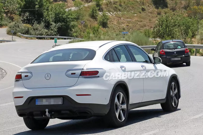 2019 Mercedes GLC Coupe sjocht tichtby produksje 91180_10