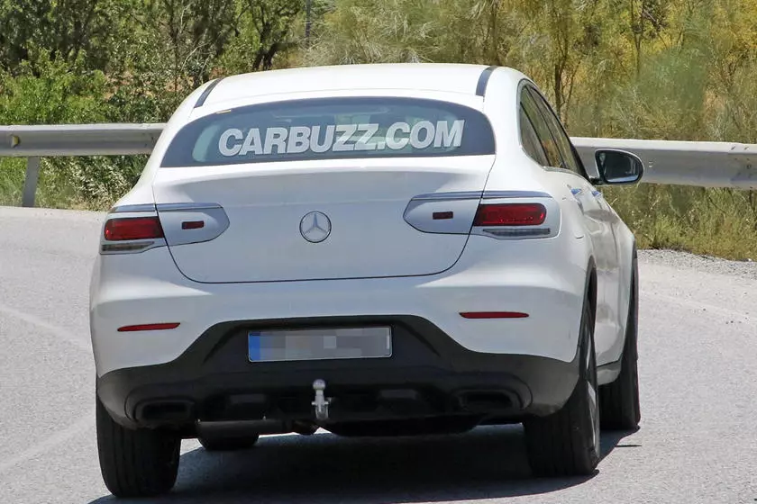 A 2019-es Mercedes GLC Coupe már közel áll a gyártáshoz 91180_12