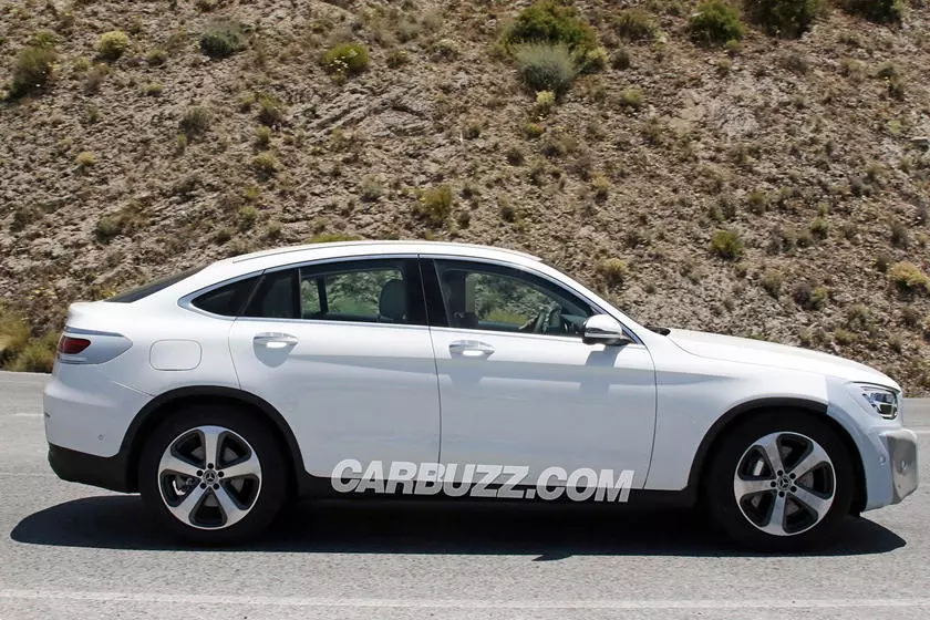 2019 Mercedes GLC Coupe sjocht tichtby produksje 91180_7