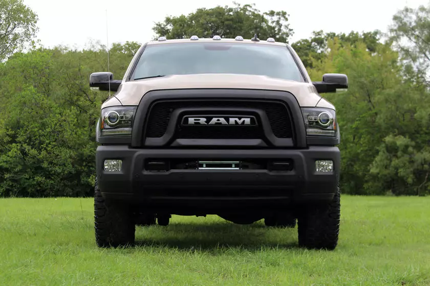 Ram Power Wagon Mojave Sand Edition je videti pripravljen za hop Dunes 91308_2