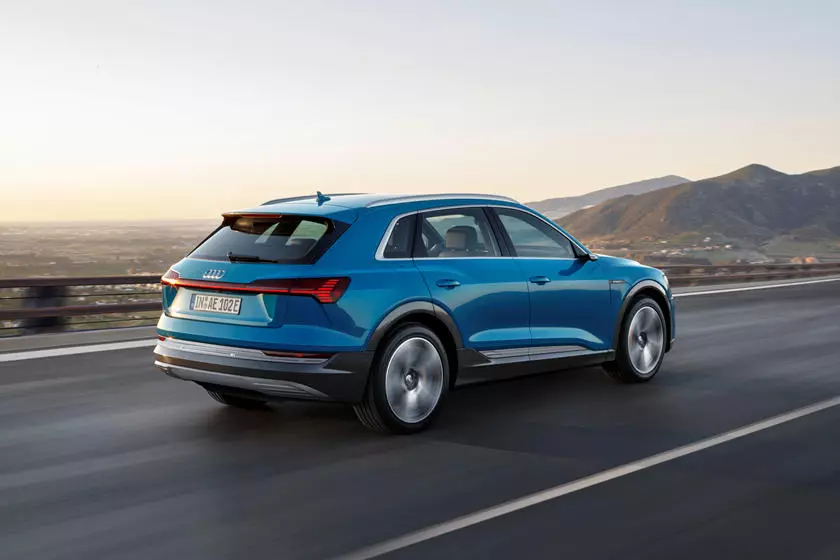 D'Waarden ass eriwwer: Audi e-tron Sparks Däitschland Green Car Revolution 91357_8