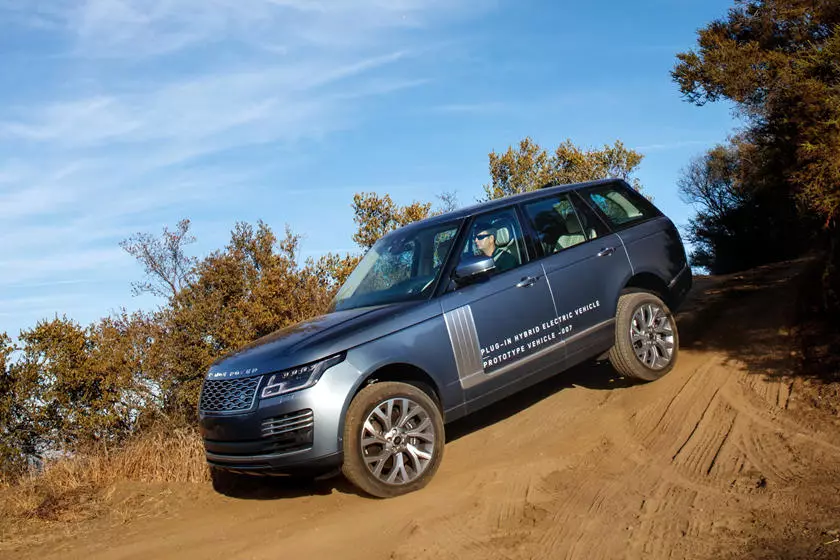 2019-2021 Land Rover Range Rover 하이브리드 전면 보기 운전