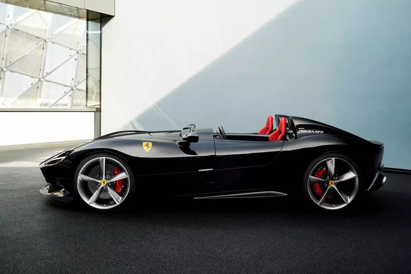 Επίσημο: Ferrari Monza SP1 και SP2 Break Cover στην Ιταλία 91821_4