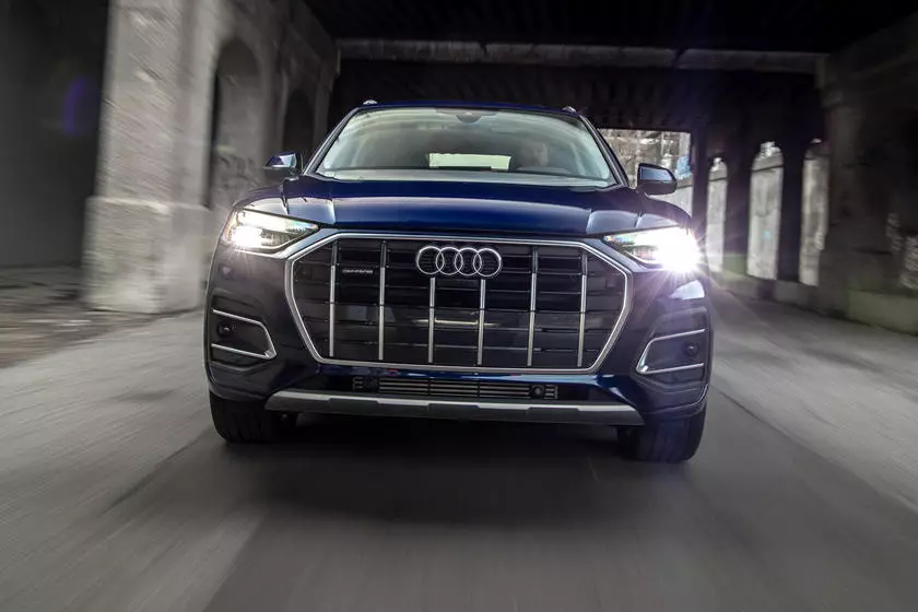 2021-2022 Audi Q5 Front View Driving