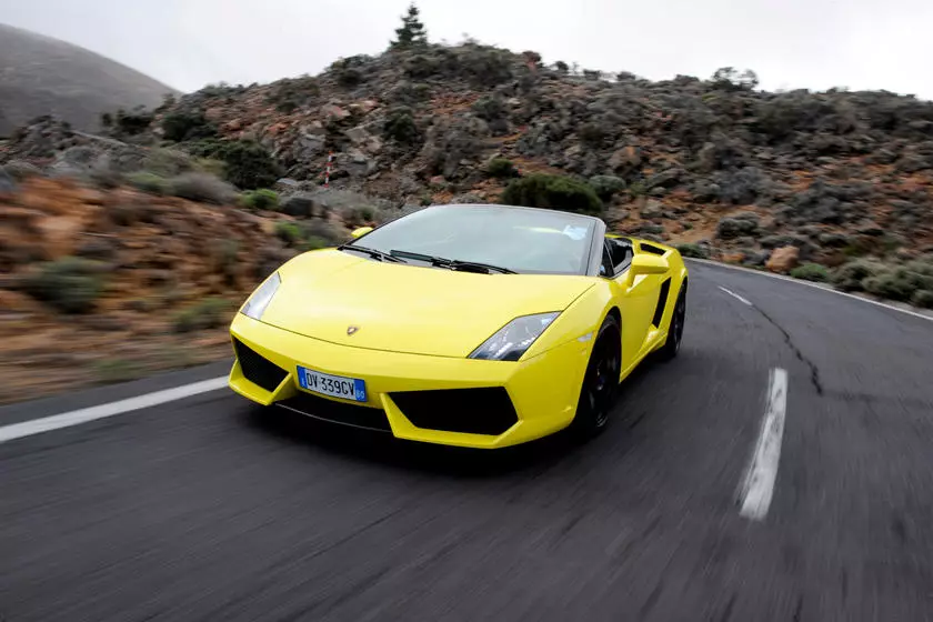 2008-2010 Lamborghini Gallardo LP 560-4 Spyder edestä ajo