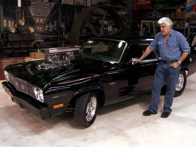 Jay Leno wuxuu daaha ka qaaday 1000hp 1975 Custom Plymouth Duster 92106_1